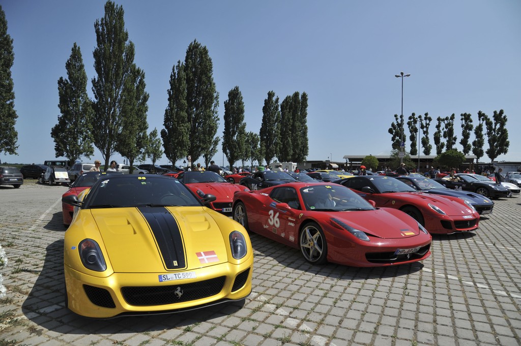 Motorsporten.dk - Træf - Den største samling af Ferrari nogensinde på ...